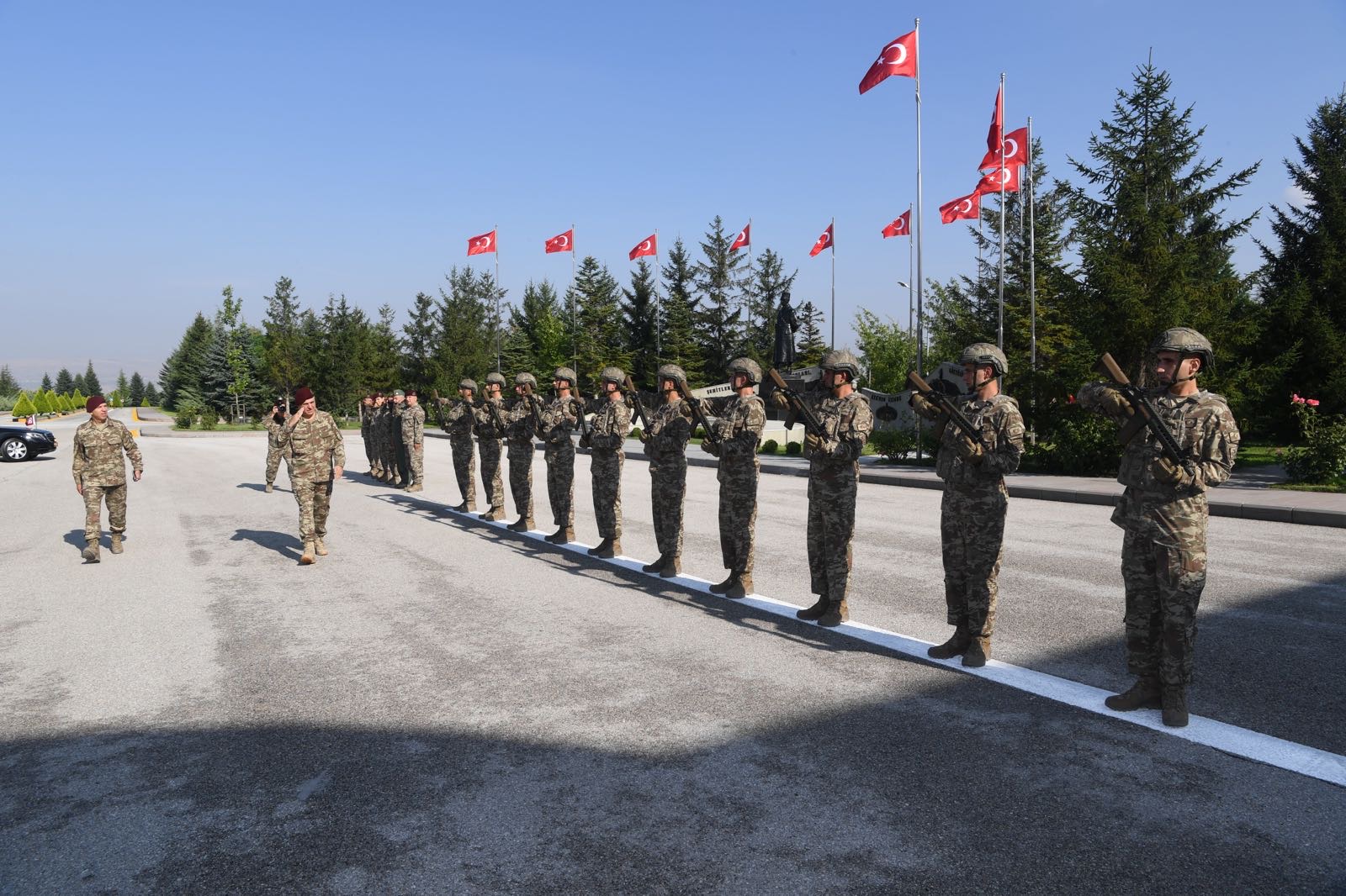 Genelkurmay Başkanı Org. Gürak Donanma ve Özel Kuvvetler Komutanlığını ...
