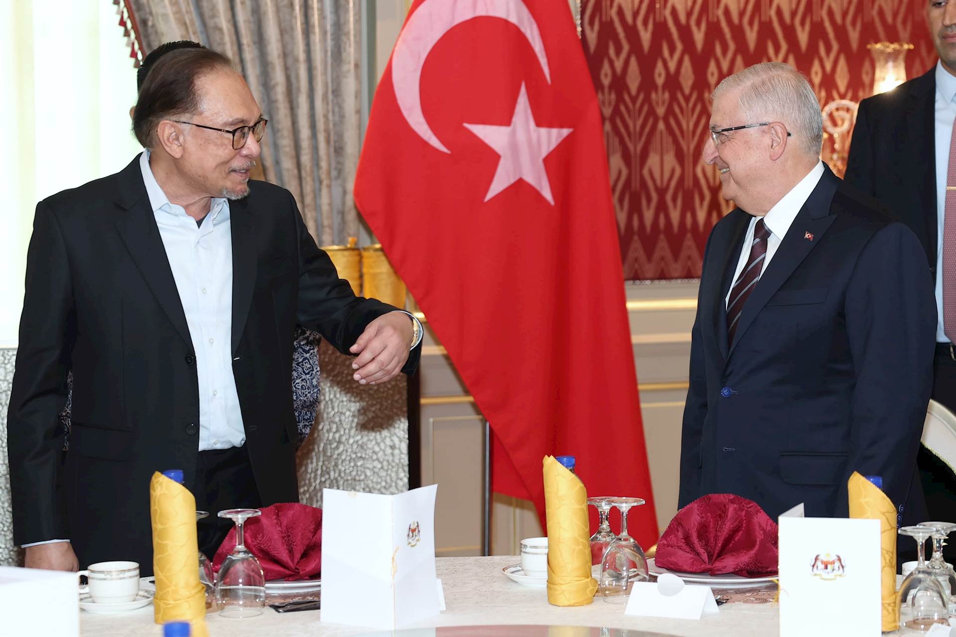 Türk ve Malezya Ordusu Yapay Zekâ ve İstihbarat Paylaşımı da Dahil Tüm ...